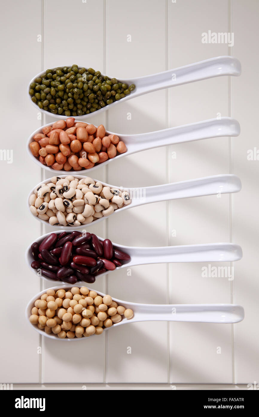 variety of beans group in five spoons Stock Photo - Alamy