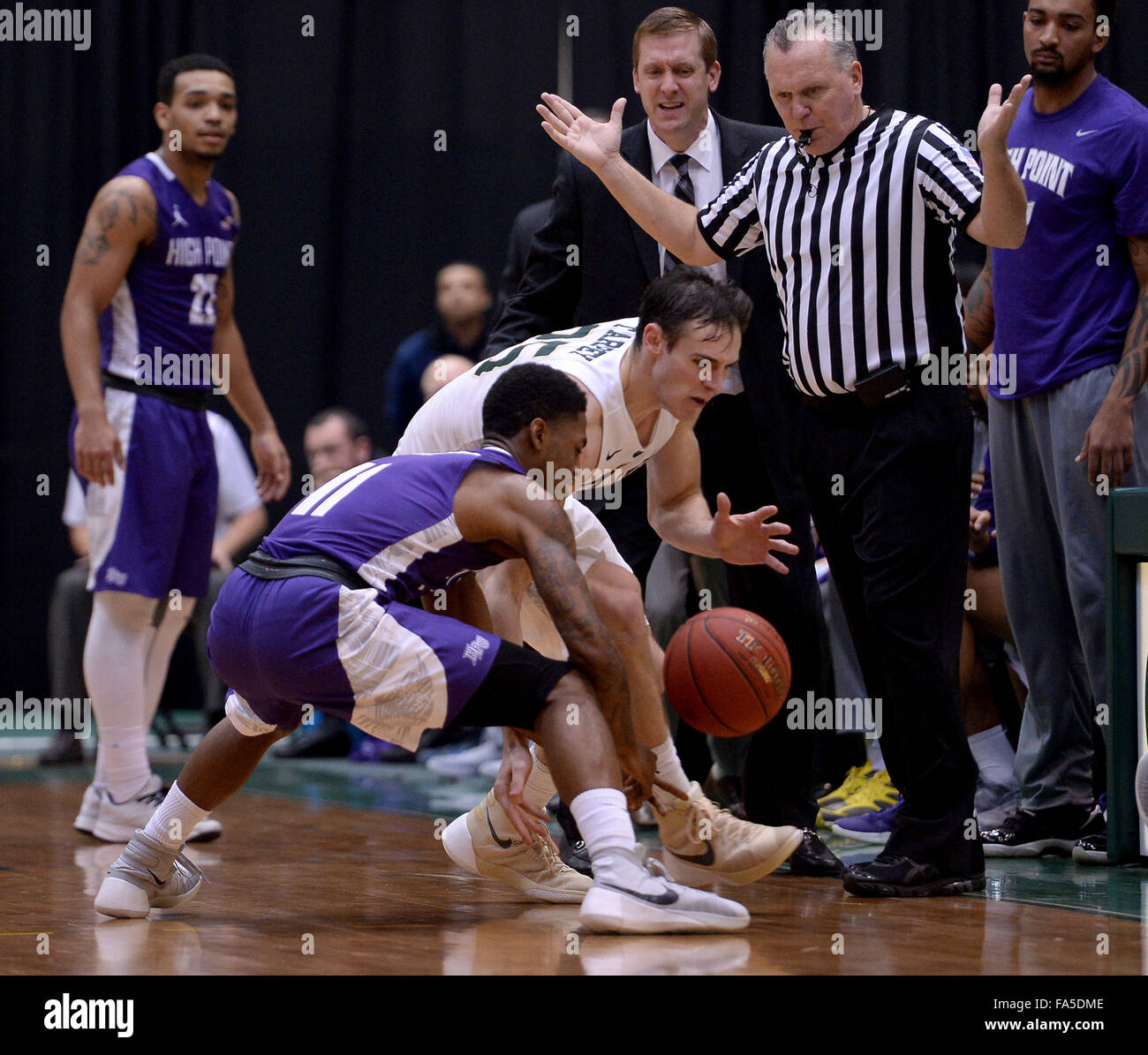 Williamsburg, VA, USA. 21st Dec, 2015. 20151221 - High Point guard ...