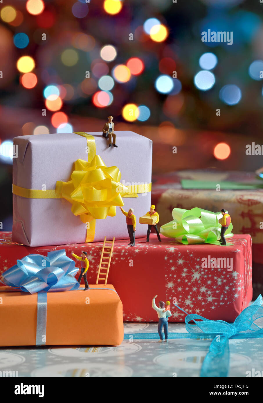 Miniature figurines hi-res stock photography and images - Alamy