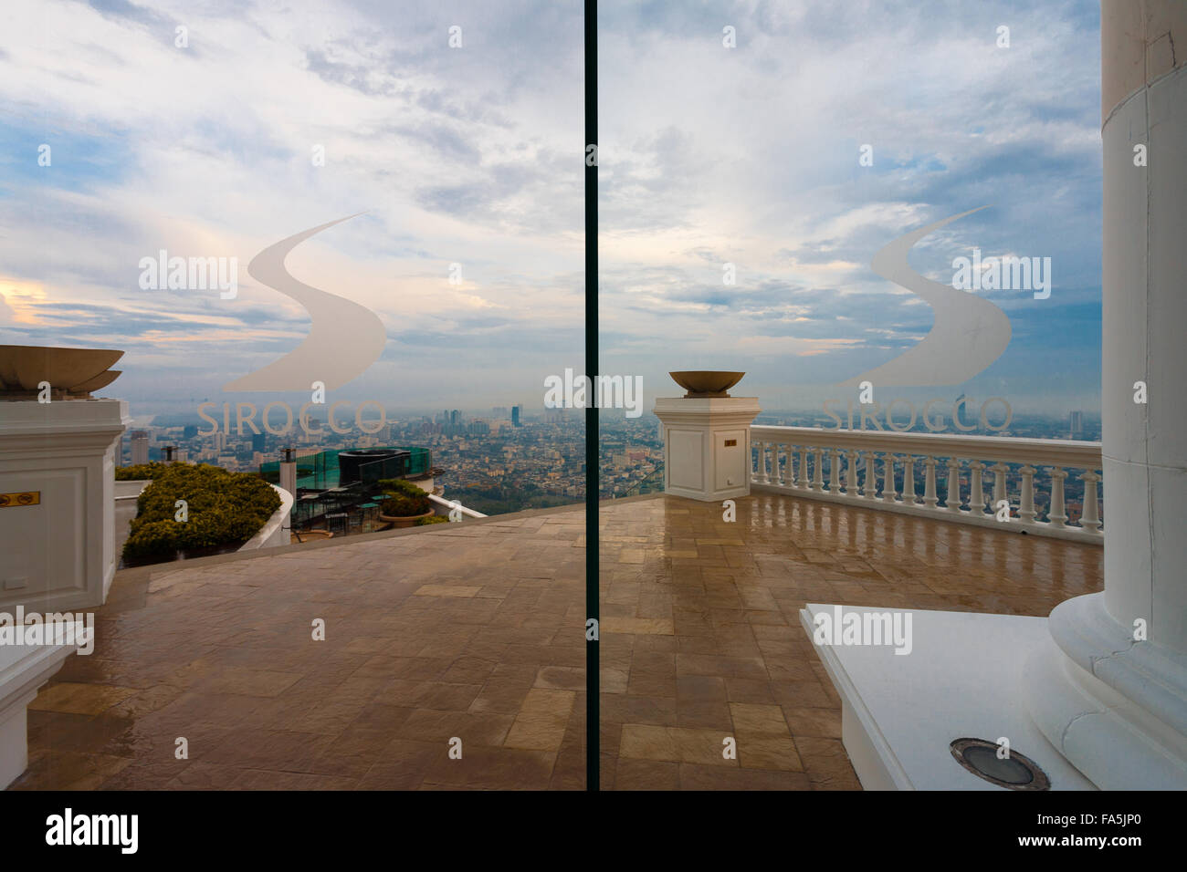 Sirocco sky bar hi-res stock photography and images - Alamy