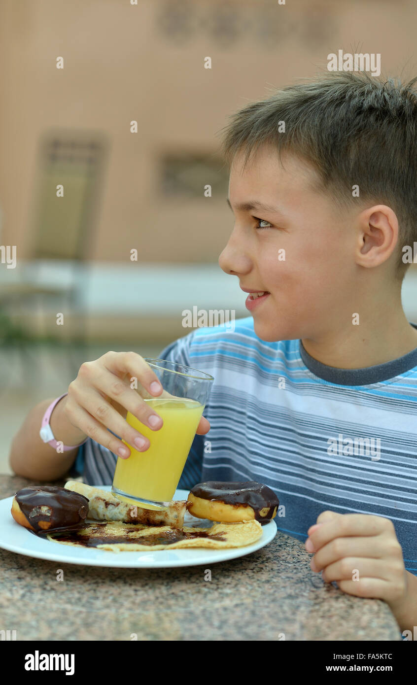 Boy child breakfast hi-res stock photography and images - Alamy