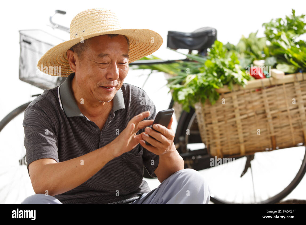 Mobile use outdoors hi-res stock photography and images - Alamy