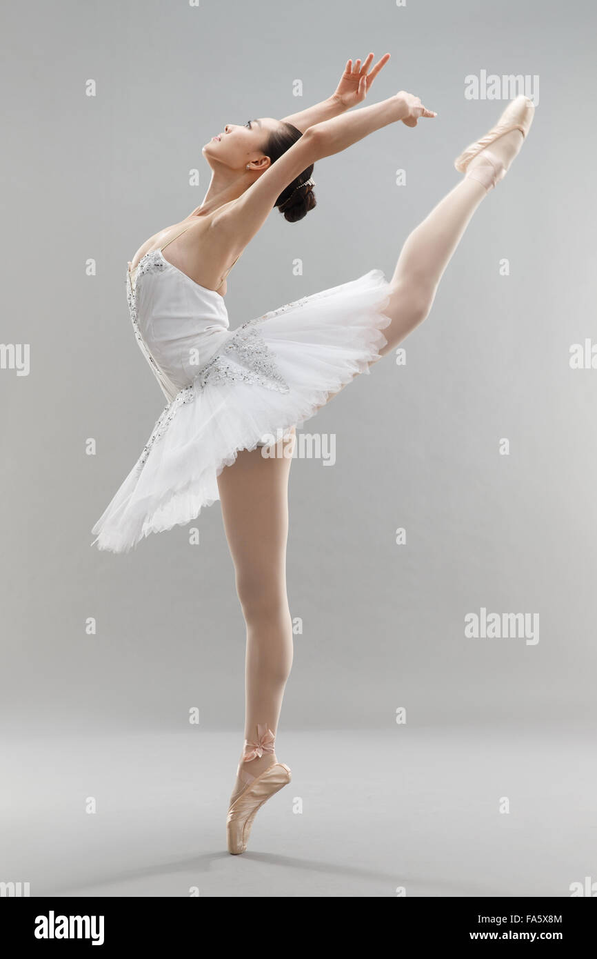 Young women dance ballet Stock Photo - Alamy