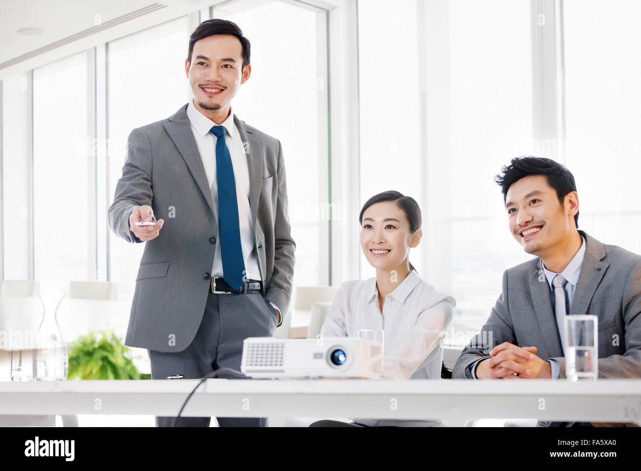 Business men and women working in the Office Stock Photo - Alamy