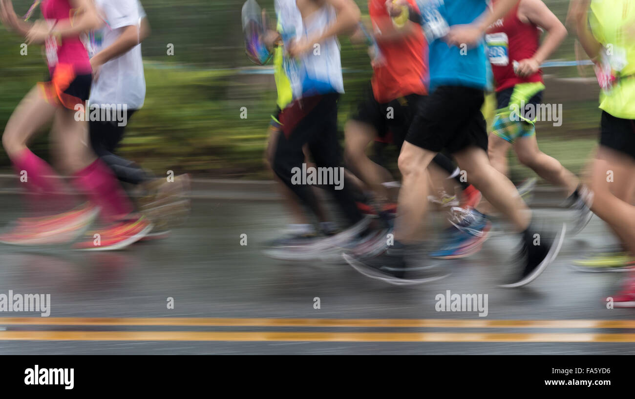 Large group of people marathon competition hi-res stock photography and ...