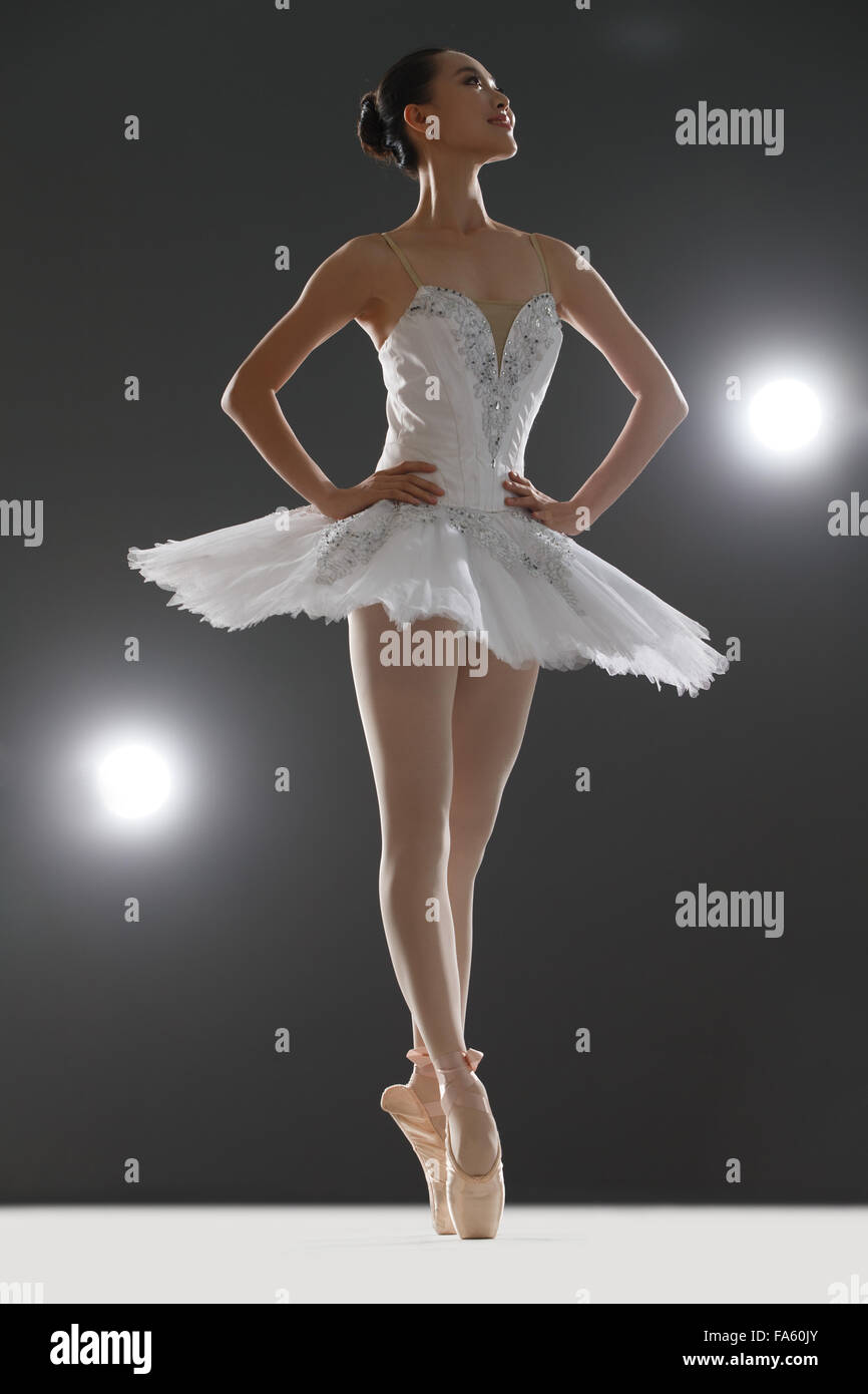 Adult women dance on stage hi-res stock photography and images - Alamy