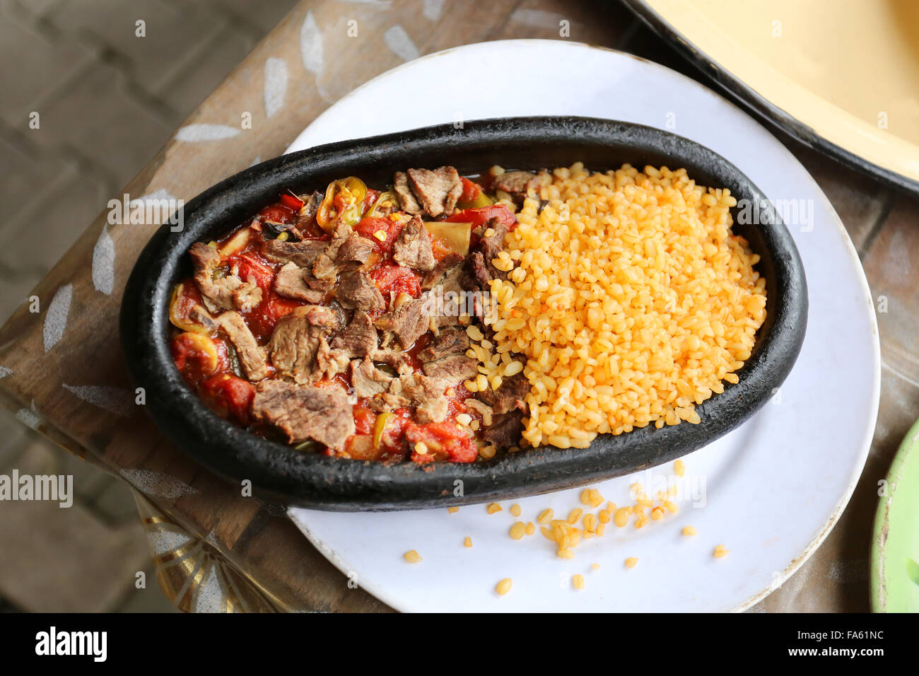 Food in skillet hi-res stock photography and images - Alamy