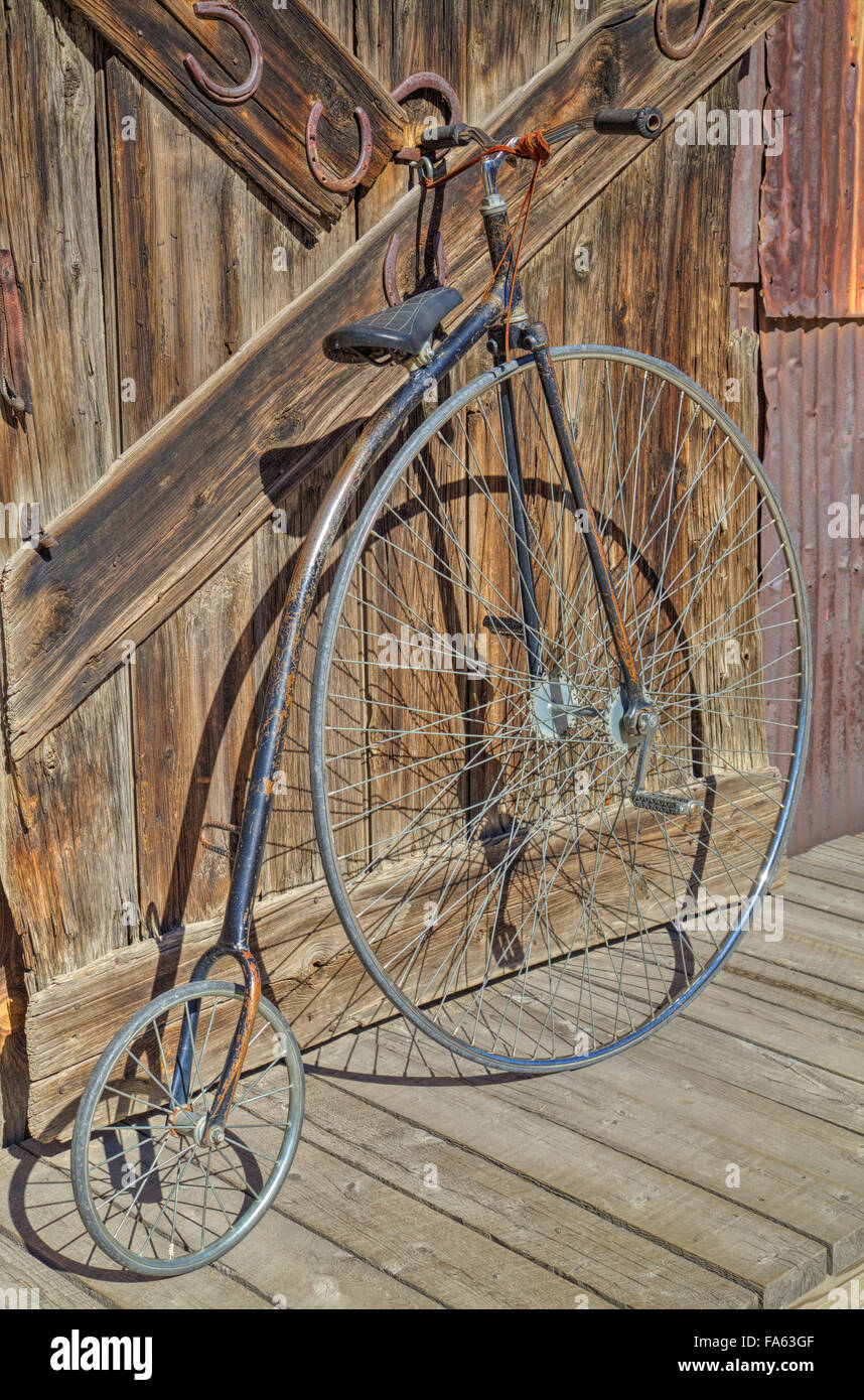 Close up of old bicycle hi-res stock photography and images - Alamy