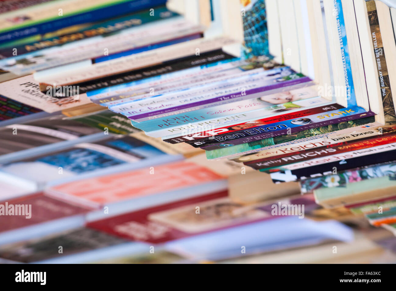 Rows Of Books High Resolution Stock Photography and Images - Alamy