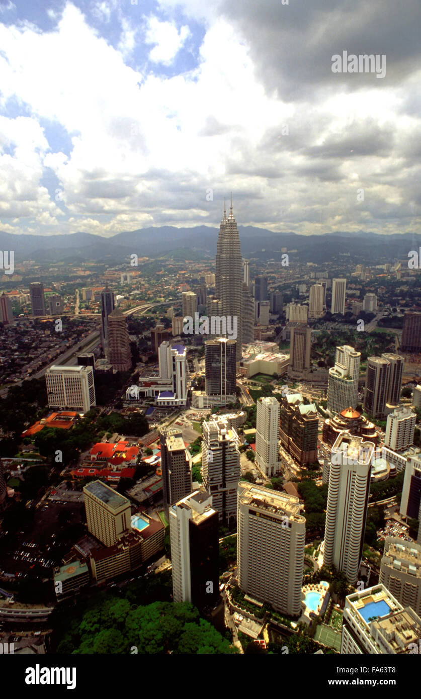 Largest twin towers in the world hi-res stock photography and images ...