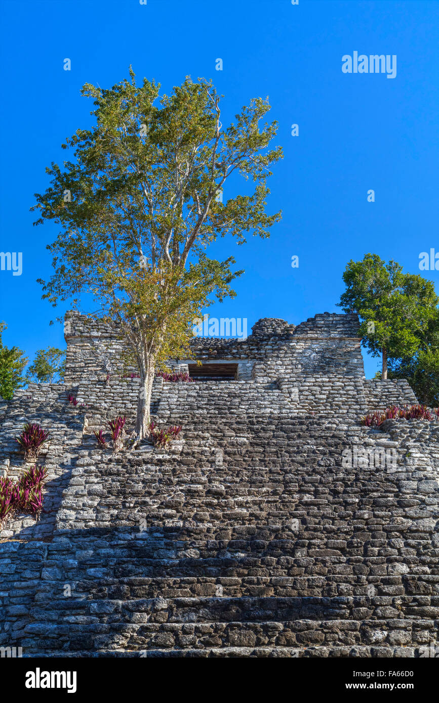 Kinichna mayan archaeological site hi-res stock photography and images ...