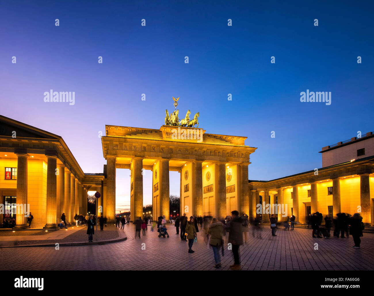 Dusk shot of Brandenburg Gate Berlin Germany Brandenburger Tor Twilight Stock Photo - Alamy