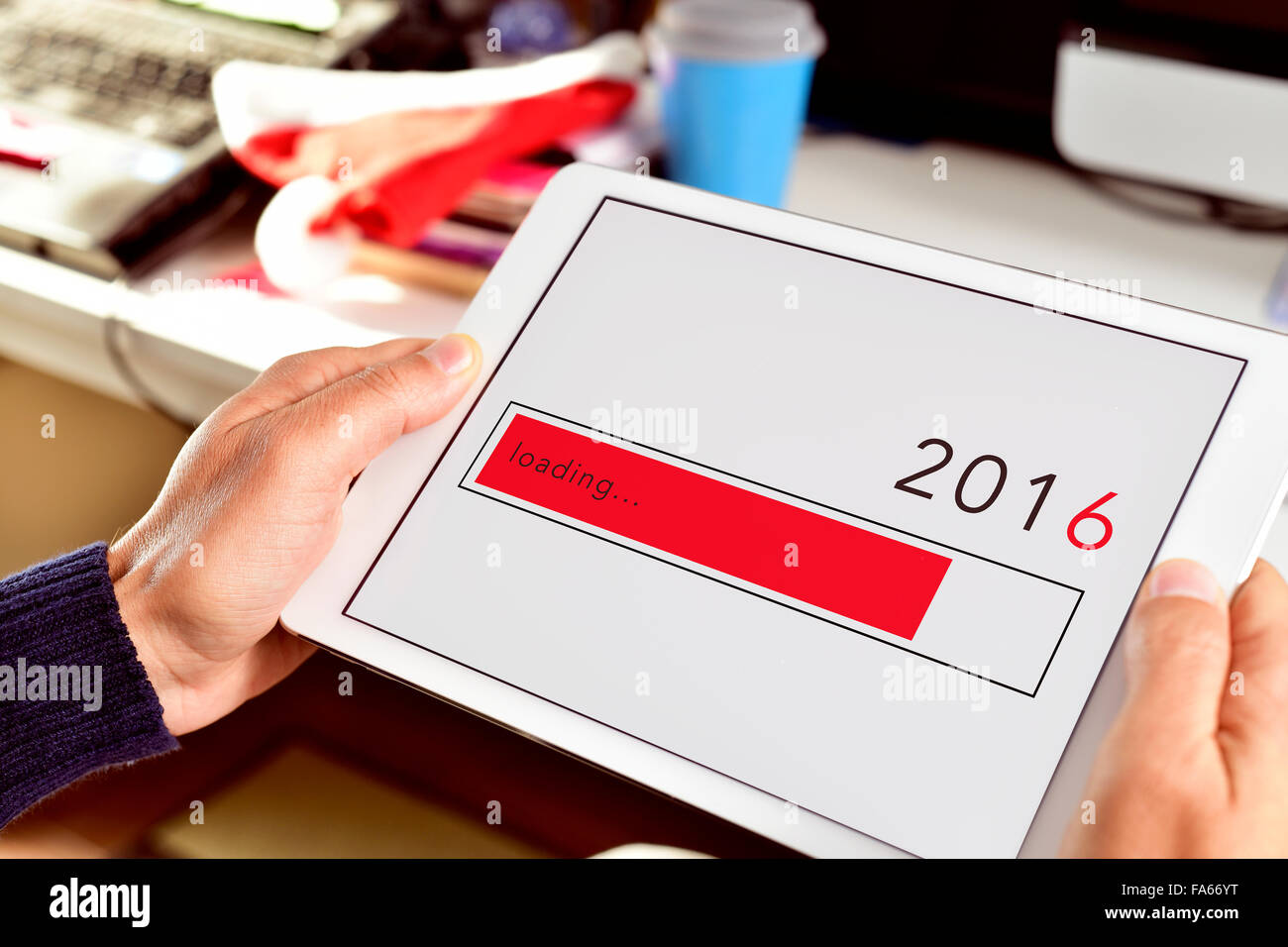 Computer loading screen hi-res stock photography and images - Alamy