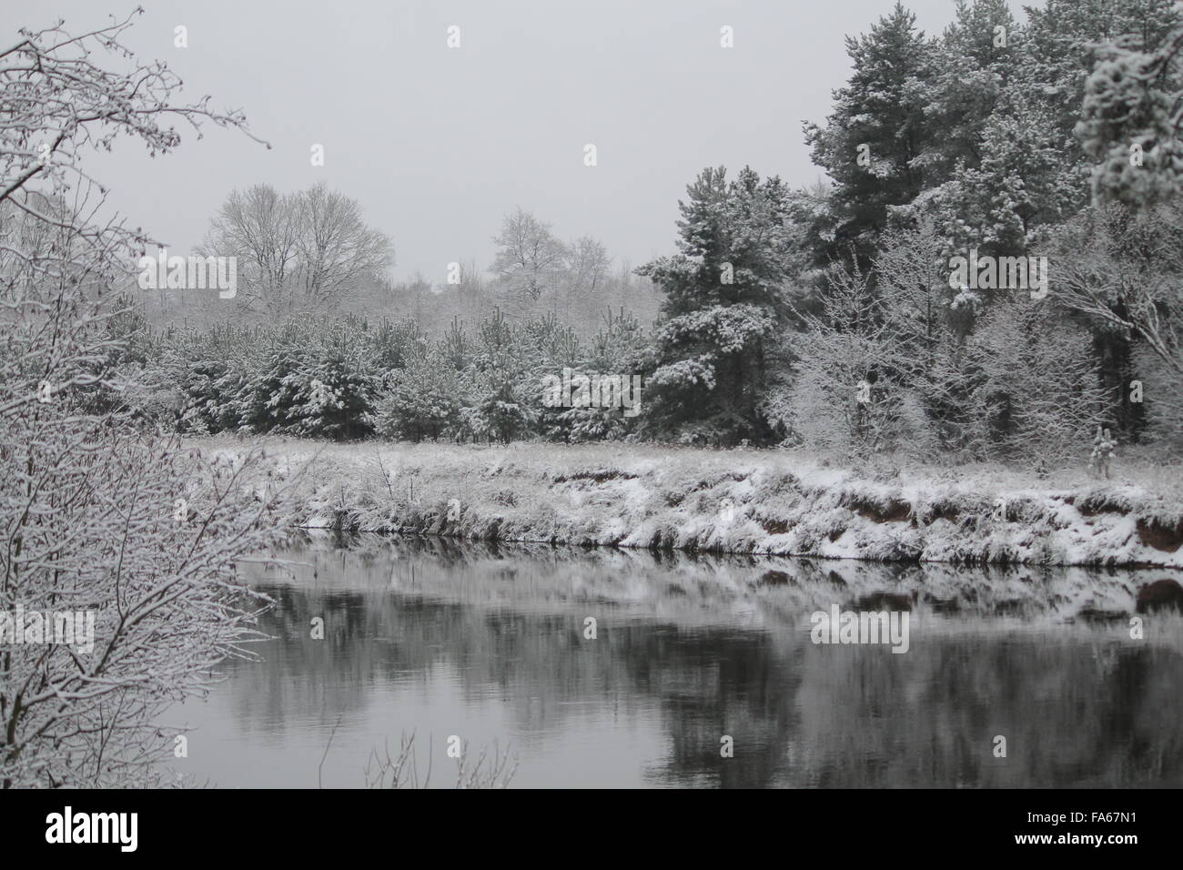 Ice on rivers hi-res stock photography and images - Alamy