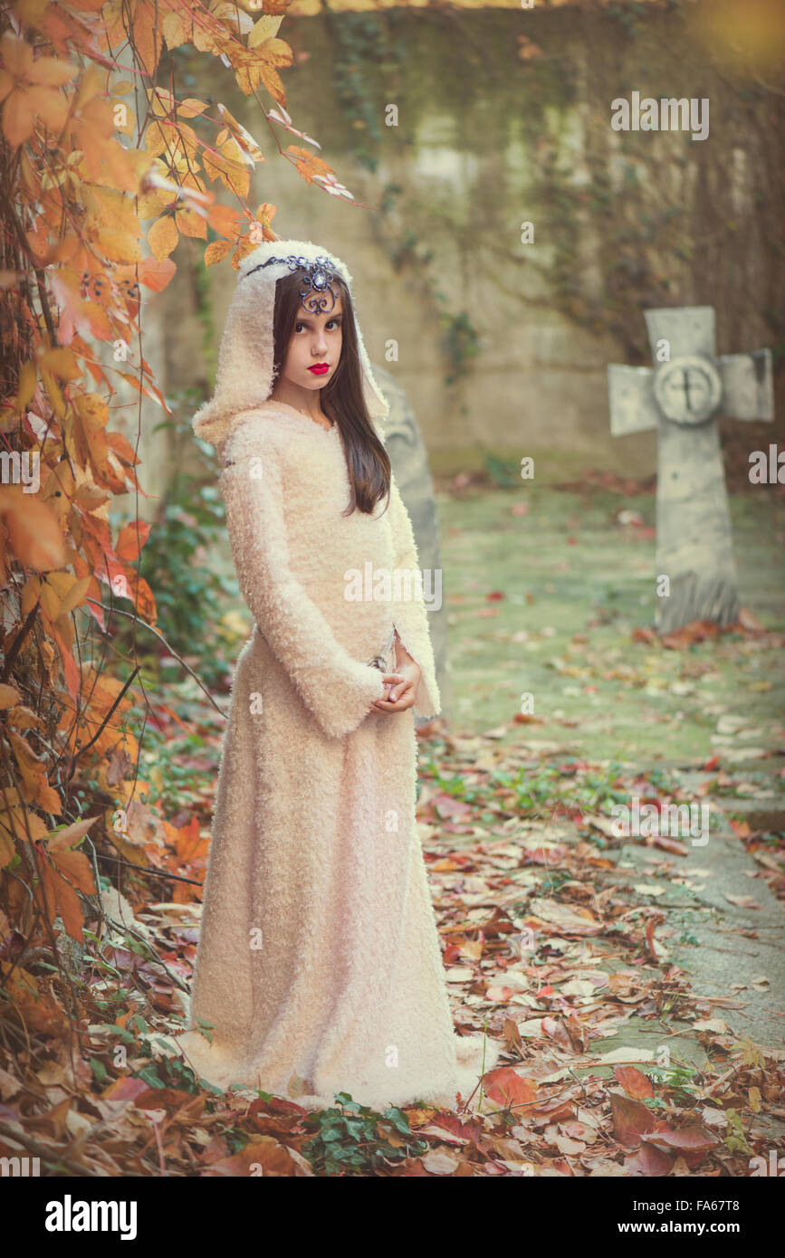 Girl in cemetery hi-res stock photography and images - Alamy