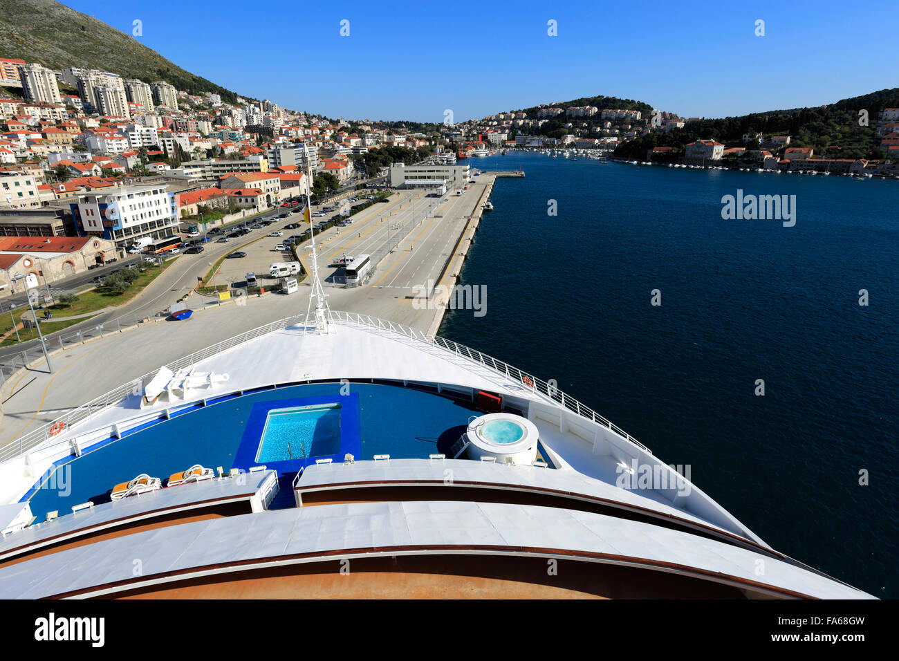 Holiday makers on the P and O cruise ship Oceana, in the Port of Gruz ...