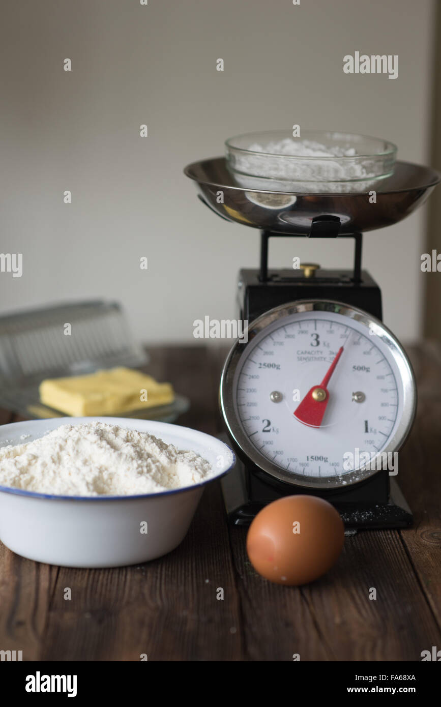 Kitchen ingredients on a table hi-res stock photography and images - Alamy