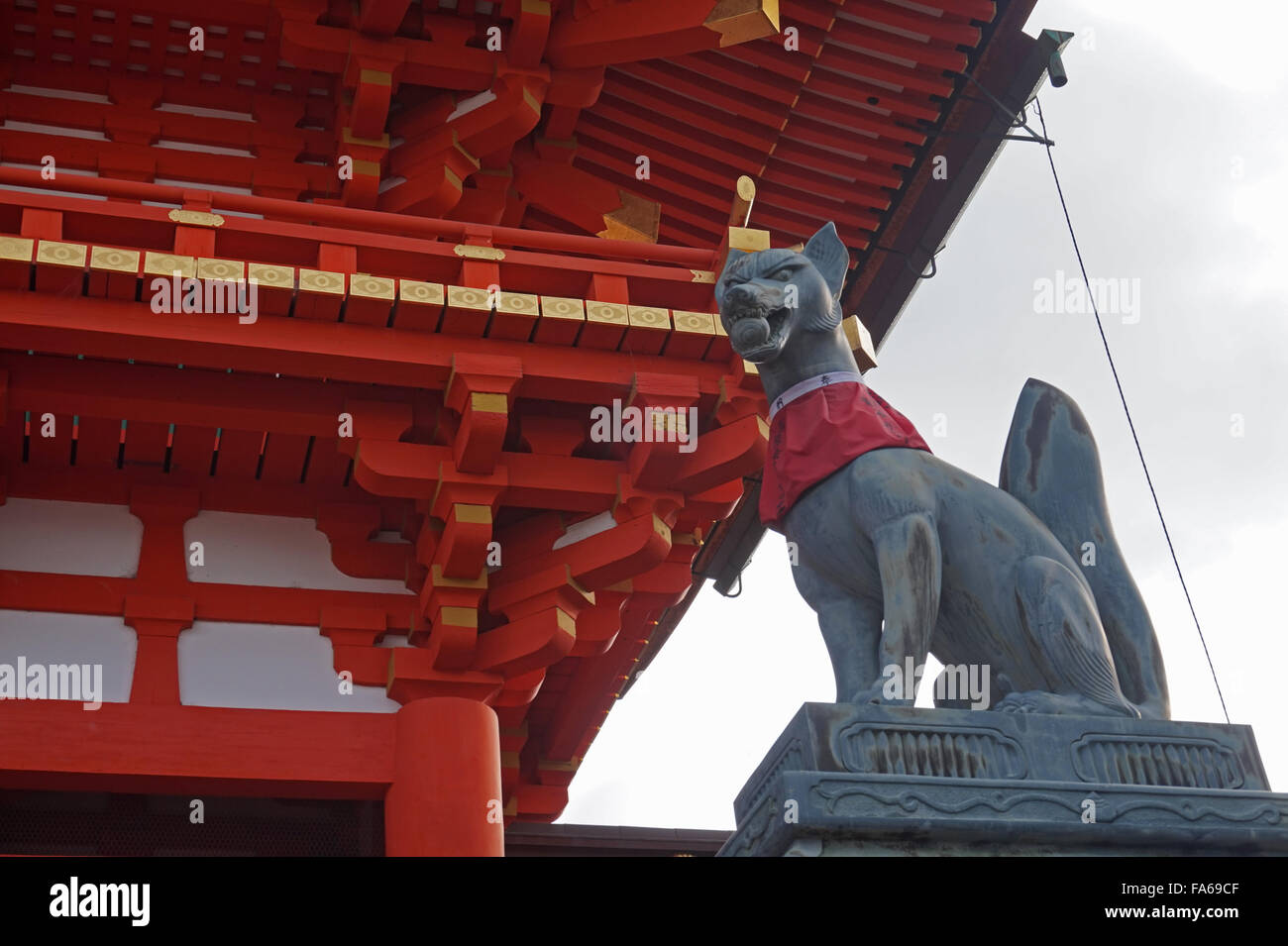 A stone fox sculpture at Fushimi-Inari Taisha Shinto Shrine, Kyoto ...