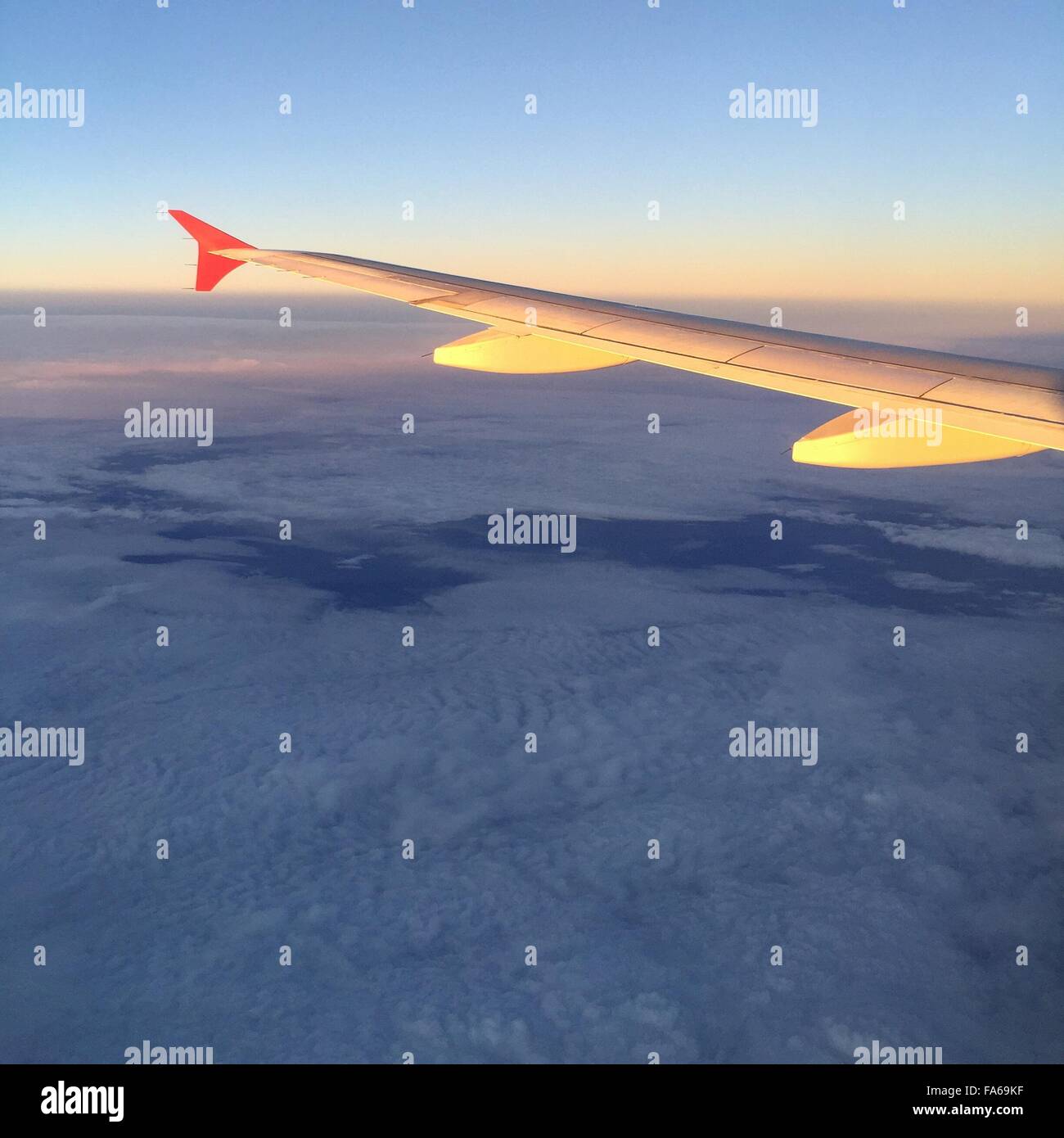 Airplane sunset wing hi-res stock photography and images - Alamy