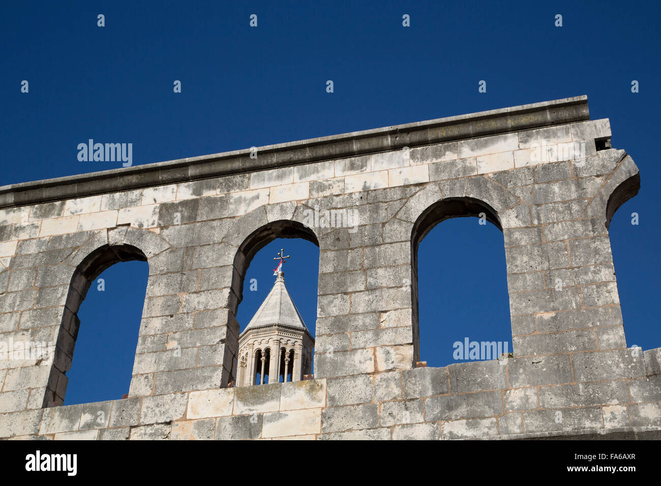 Silver gate hi-res stock photography and images - Alamy