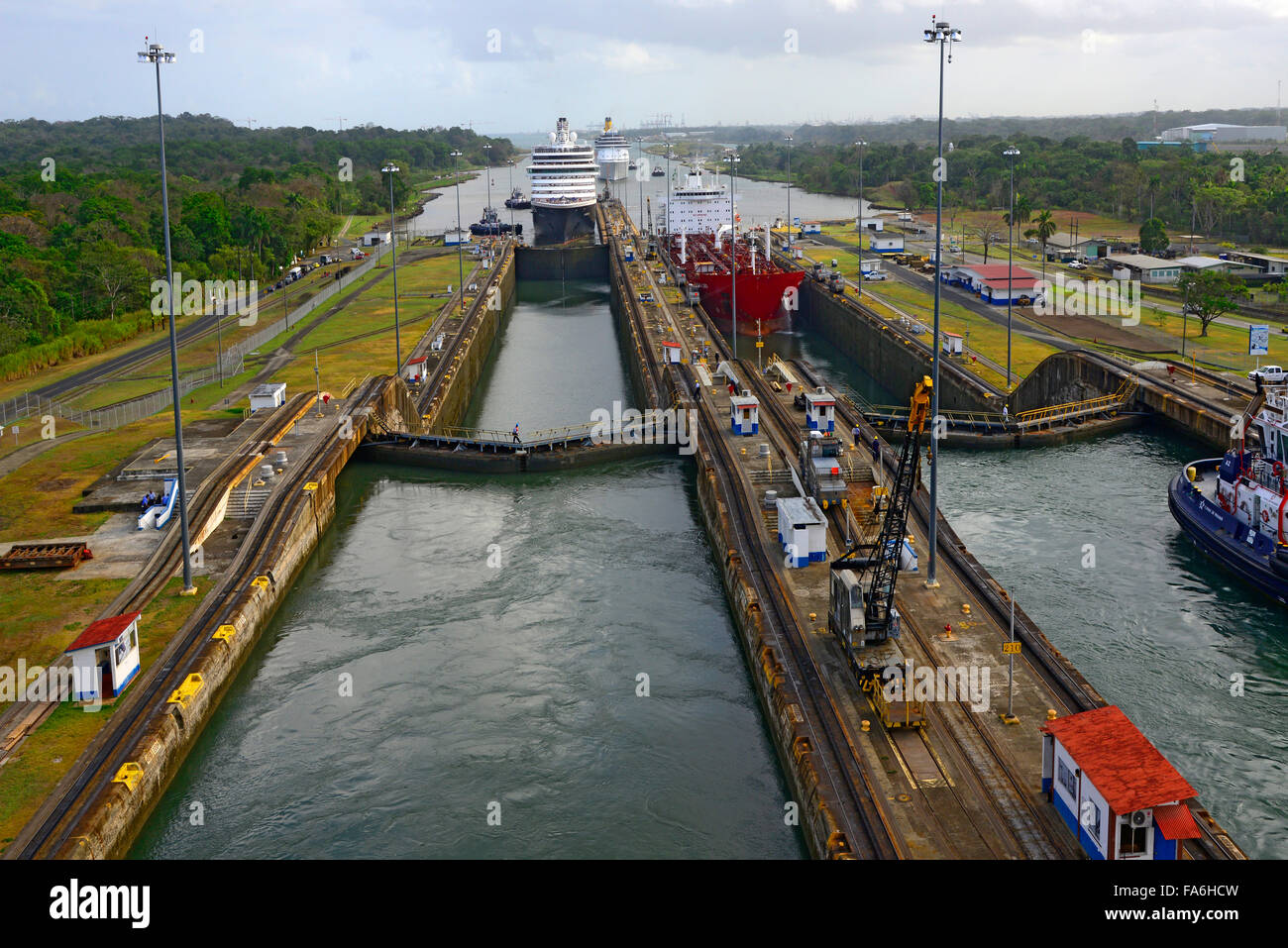 Panama canal locks map hi-res stock photography and images - Alamy