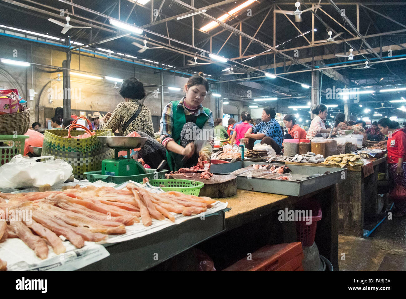 Fish market in old hi-res stock photography and images - Alamy