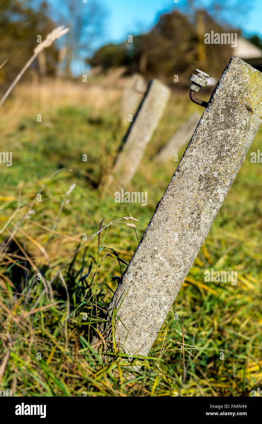 Concrete pole metal fence hi-res stock photography and images - Alamy