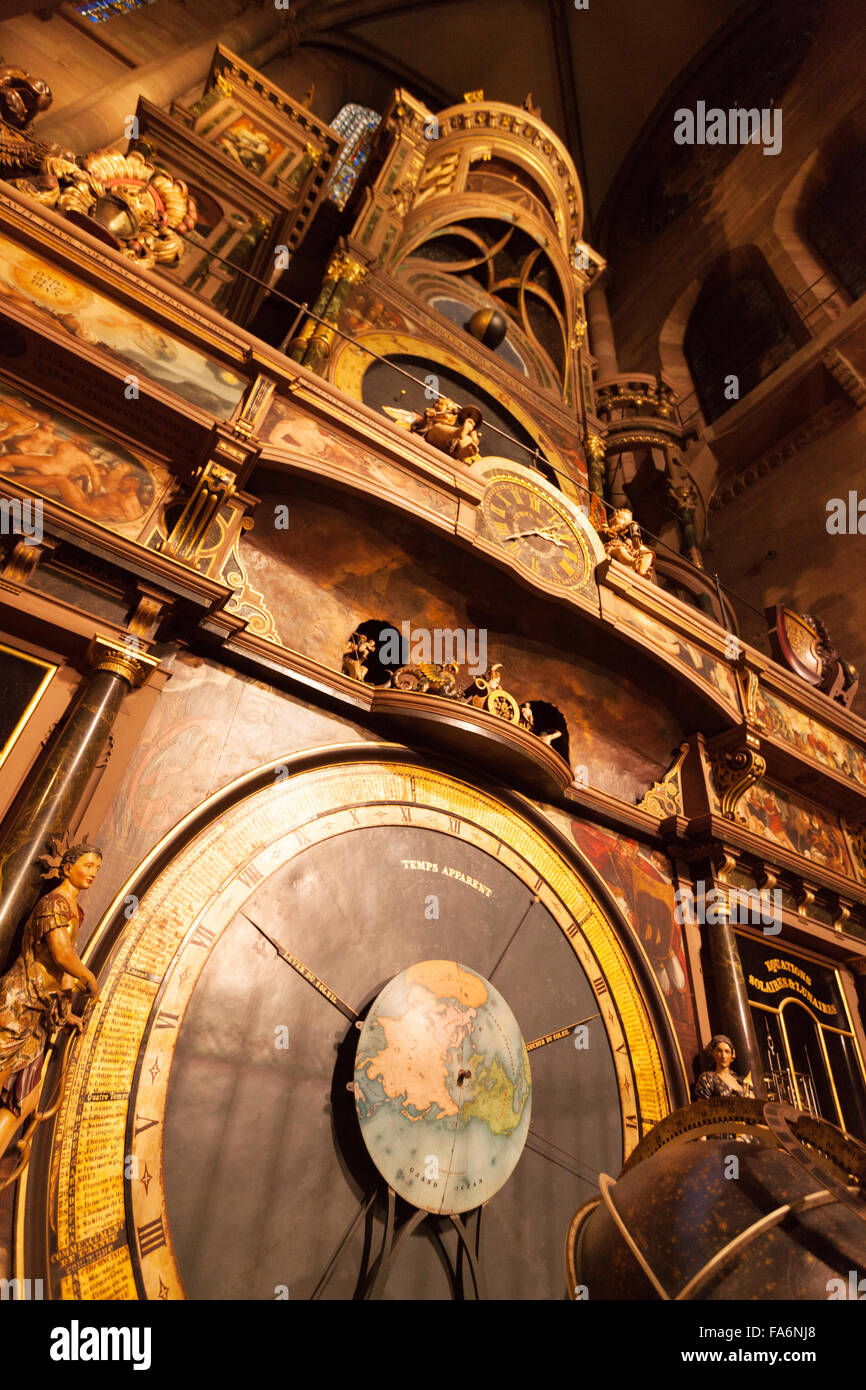 Astronomical clock of the strasbourg cathedral hi-res stock photography ...