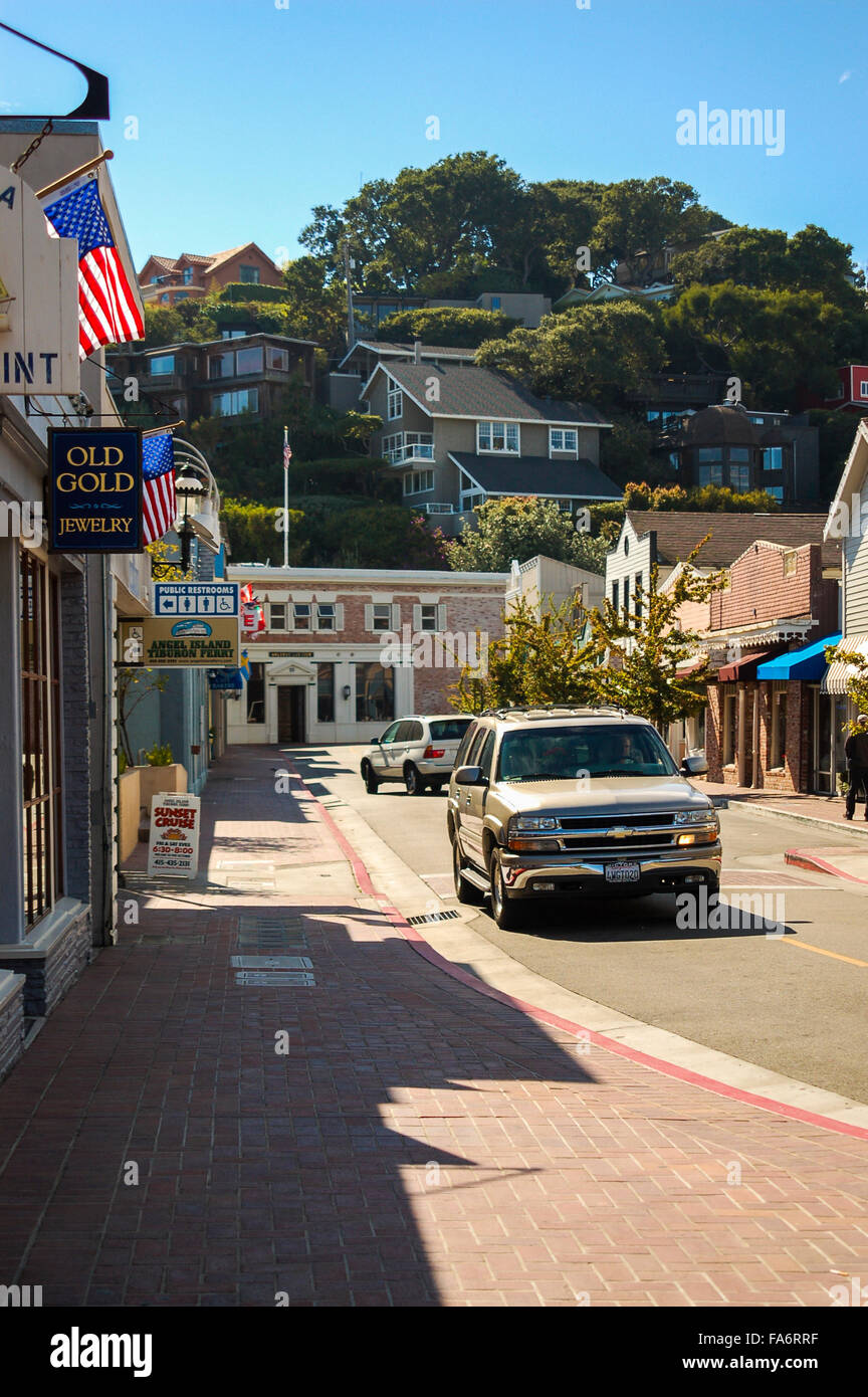 Row shops usa empty hi-res stock photography and images - Alamy