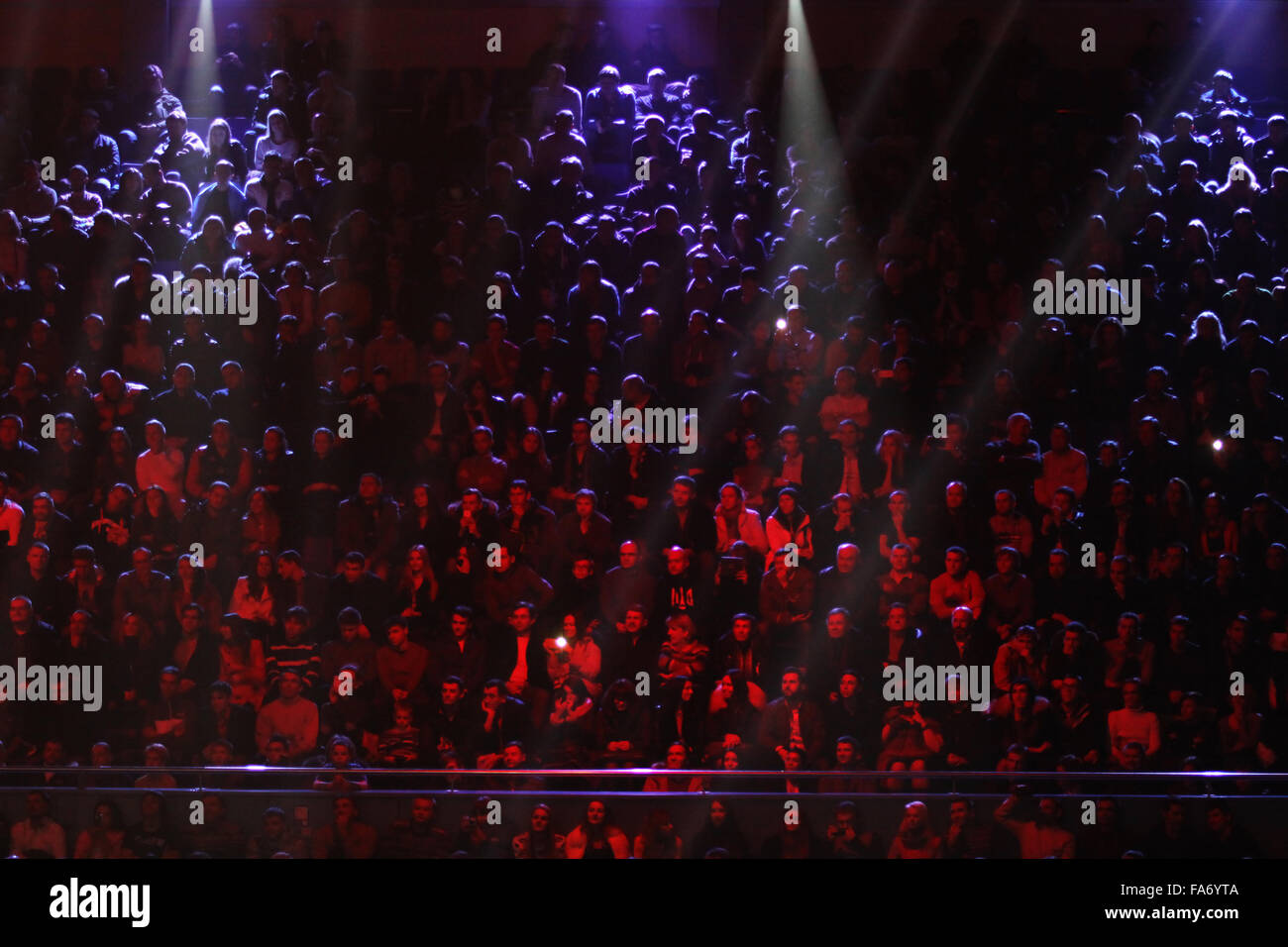 Boxing crowd hi-res stock photography and images - Alamy