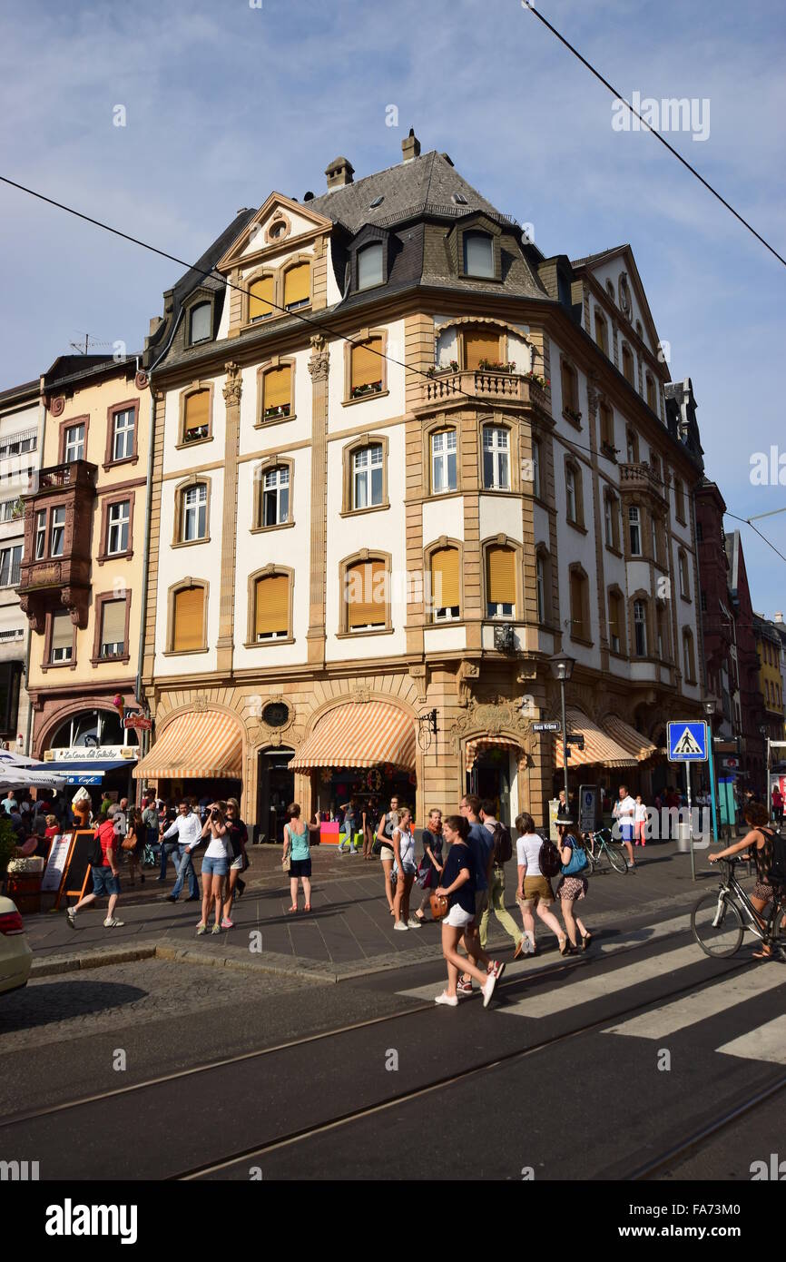 Frankfurt am Main is the largest city in the German state of Hessen and ...