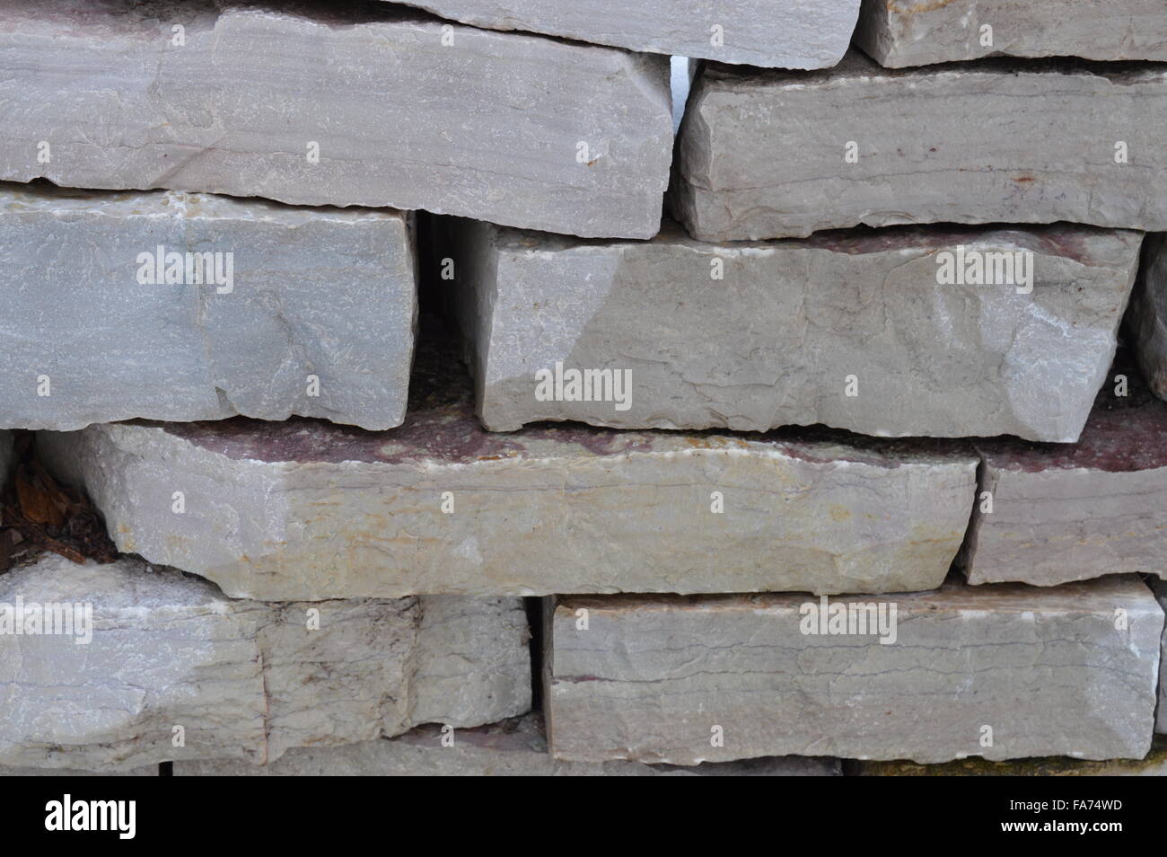 Water running down the rock wall Stock Photo - Alamy
