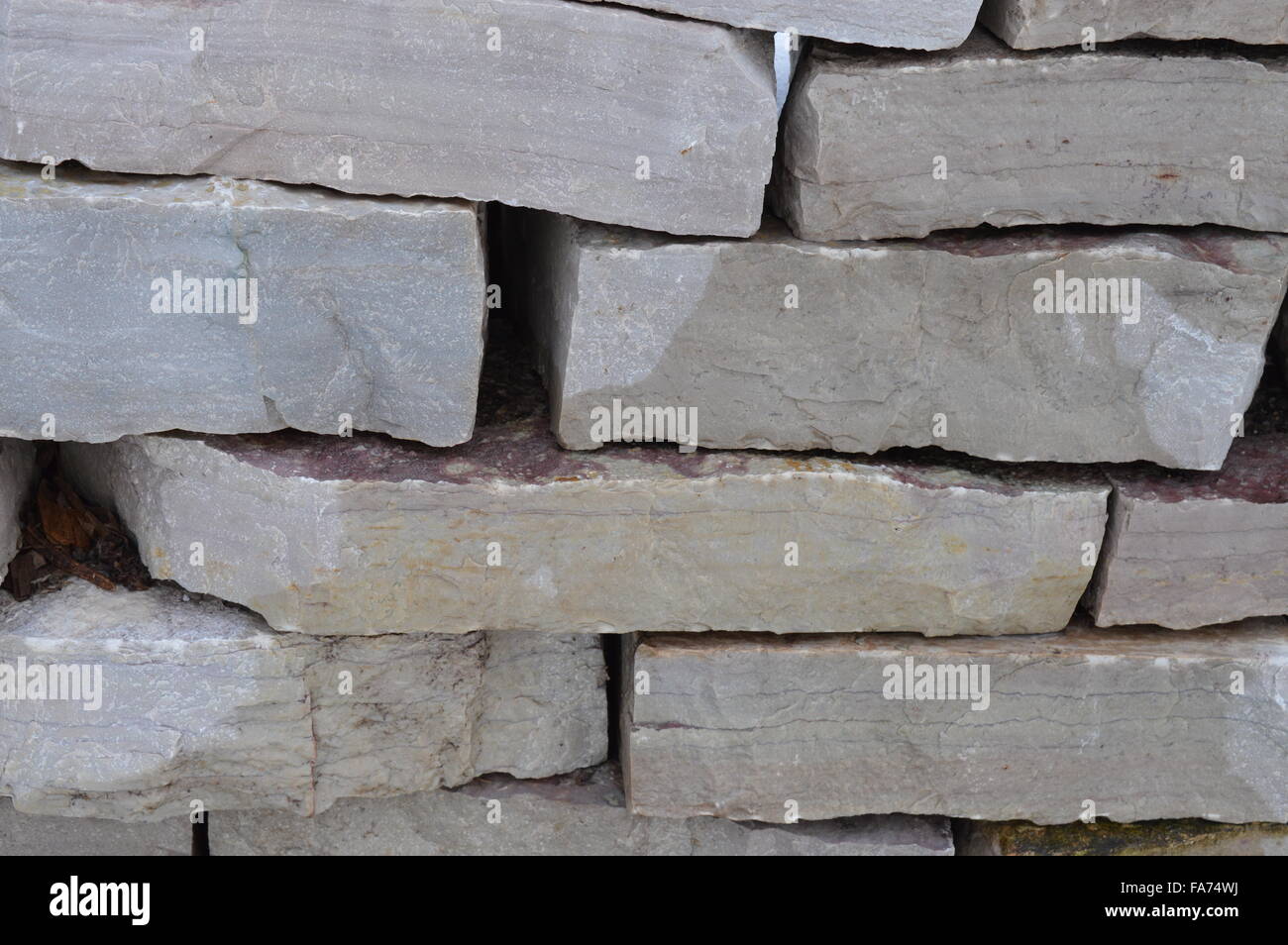Water running down the rock wall Stock Photo - Alamy