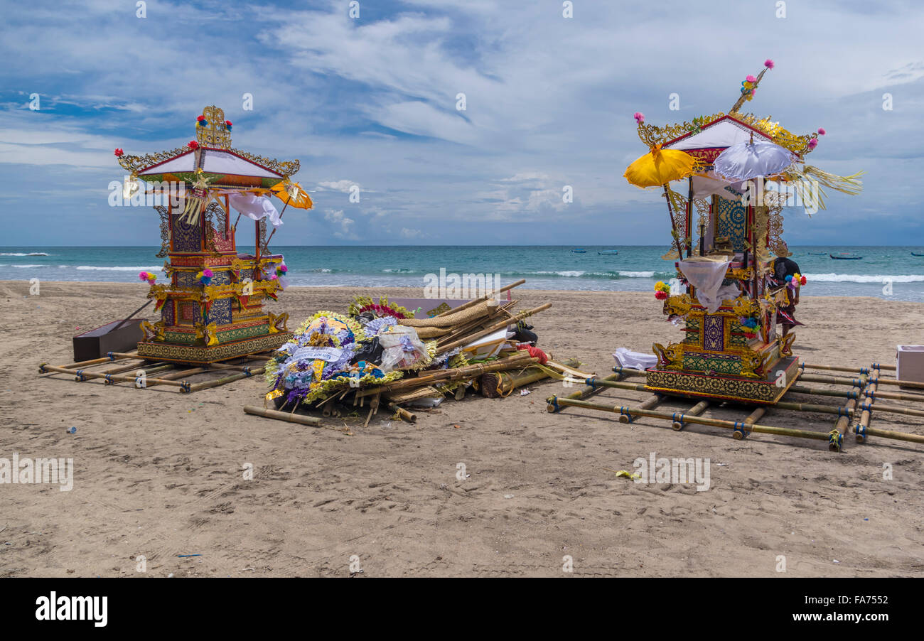 Rafts prepared on the beach for a traditional Hindu funeral on Bali ...