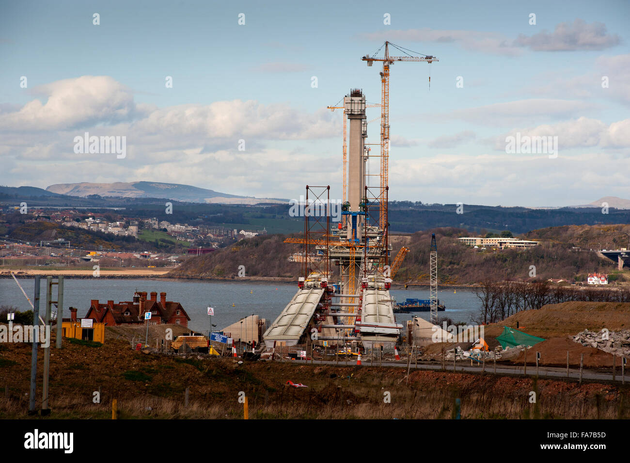 The new Queensferry Crossing under construction across the Firth of ...