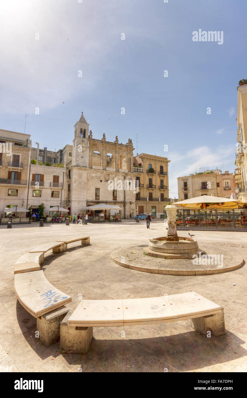 Piazza bari hi-res stock photography and images - Alamy