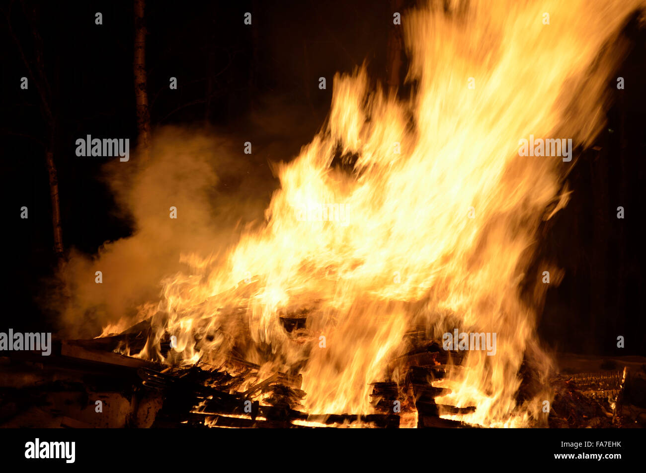 Pile of ash embers wood hi-res stock photography and images - Alamy