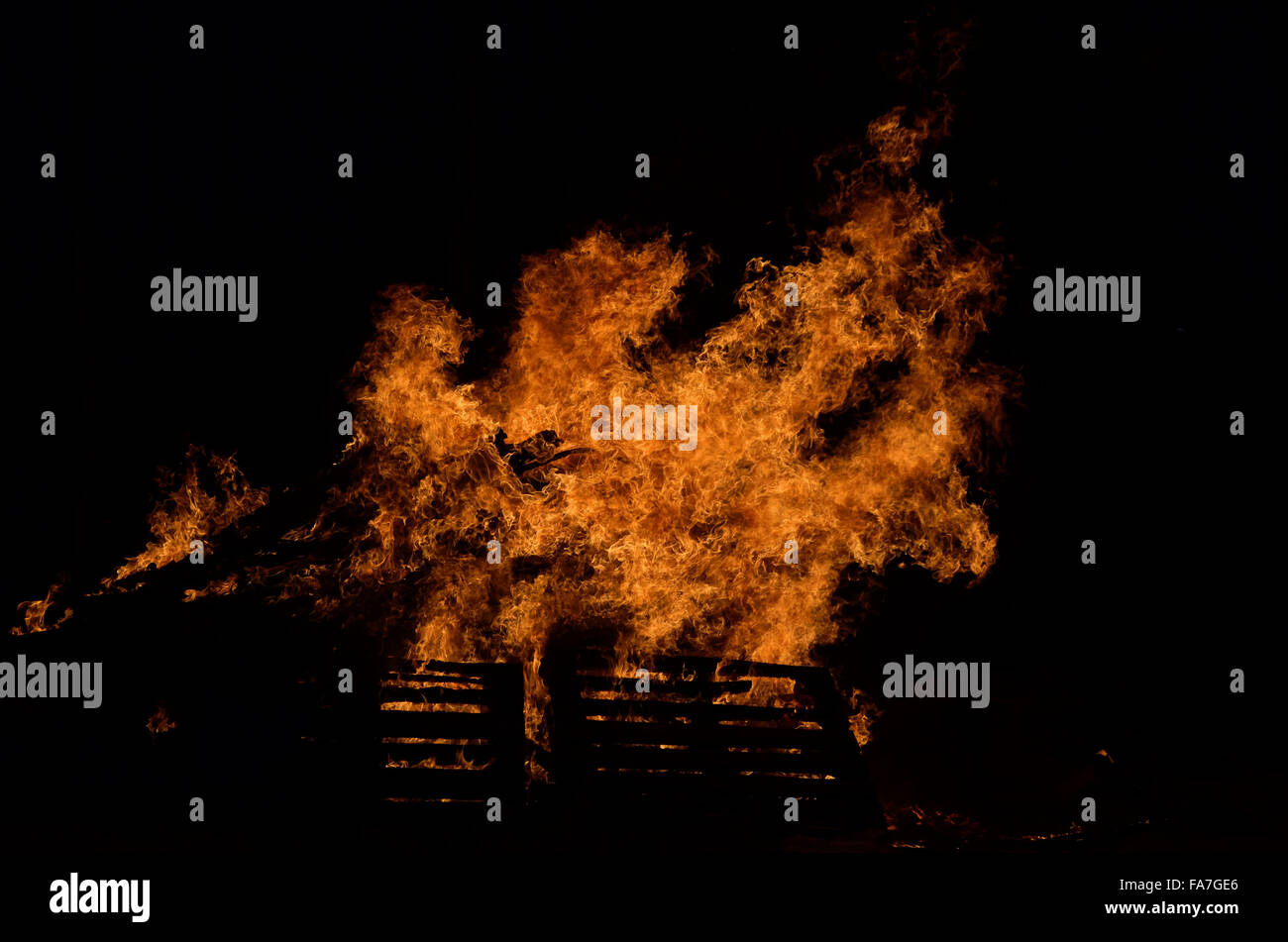 beautiful bonfire in dark winter night Stock Photo - Alamy