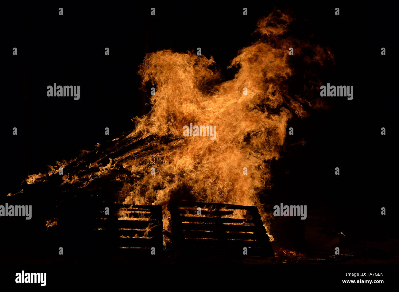 beautiful bonfire in dark winter night Stock Photo - Alamy