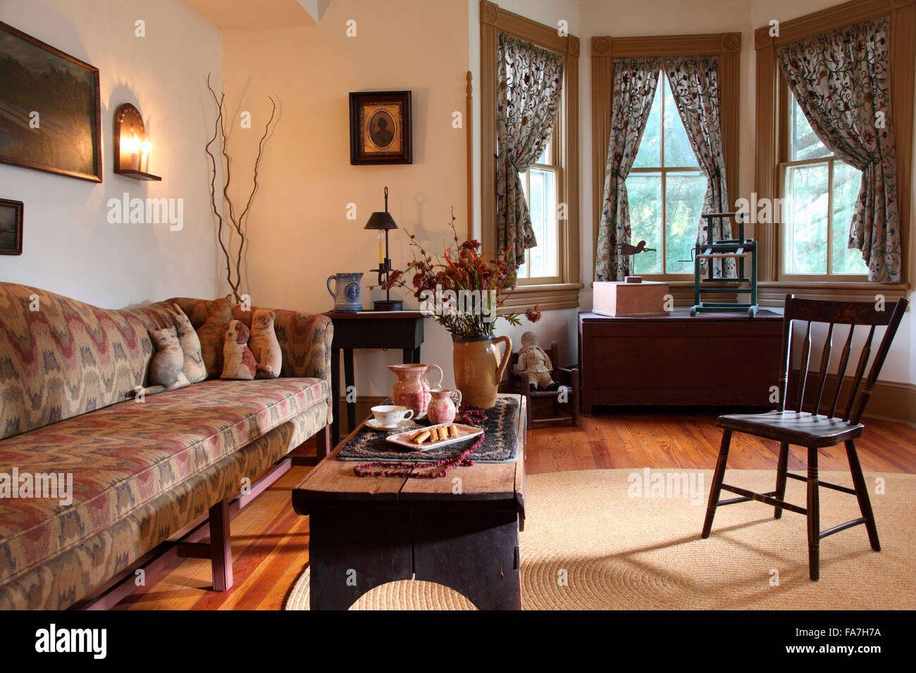 Chest table hi-res stock photography and images - Alamy