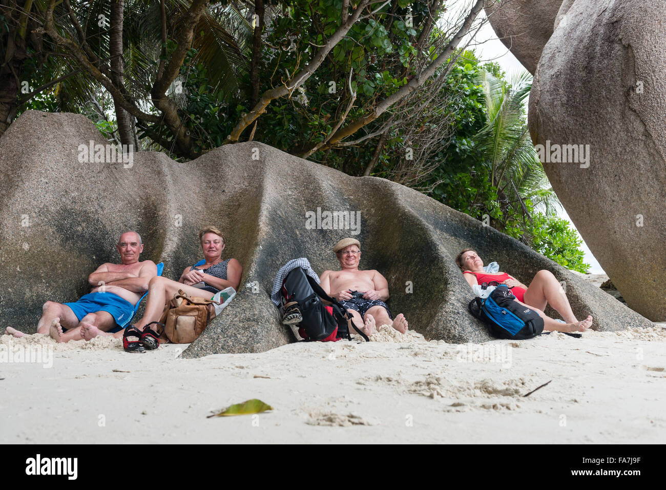 People sunbathing sunbath hi-res stock photography and images - Alamy