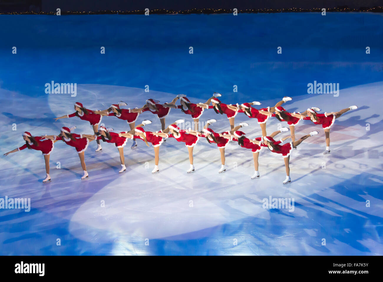Hot Shivers Synchronized Skating Team performing a year end Golden ...