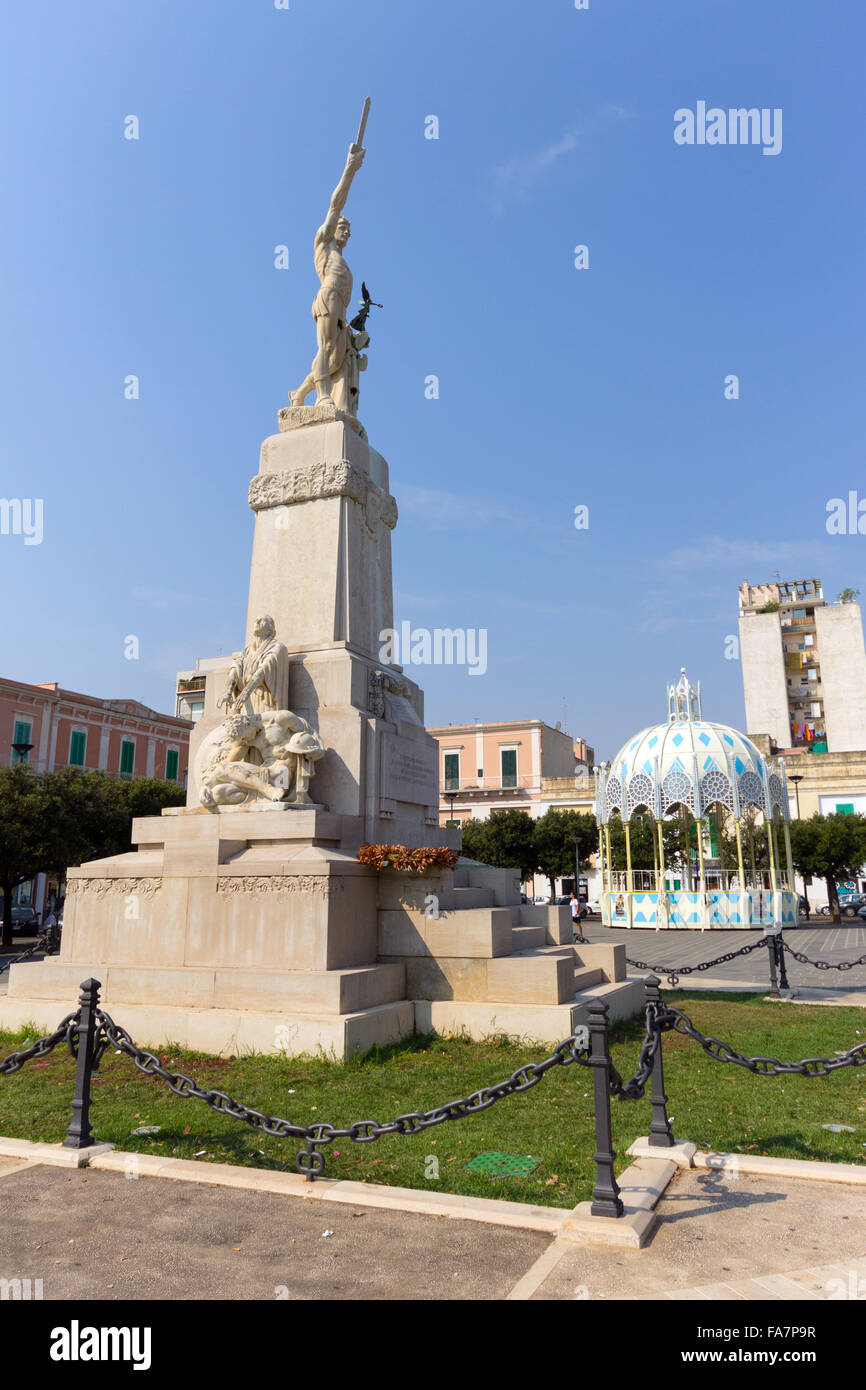 Italy, Apulia, Monopoli, memorial monument in Piazza Vittorio Emanuele ...