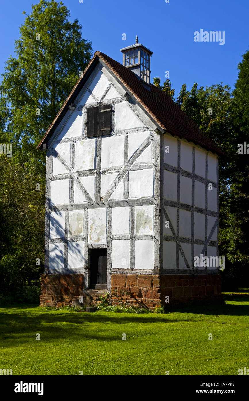 Dove Cotes High Resolution Stock Photography and Images - Alamy