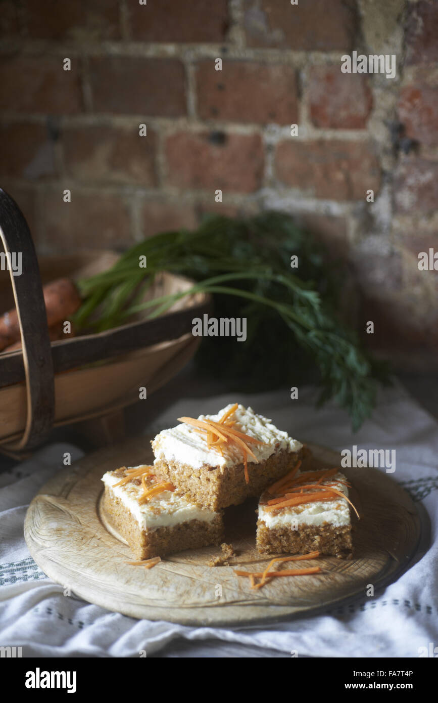 Cake magazine hi-res stock photography and images - Alamy