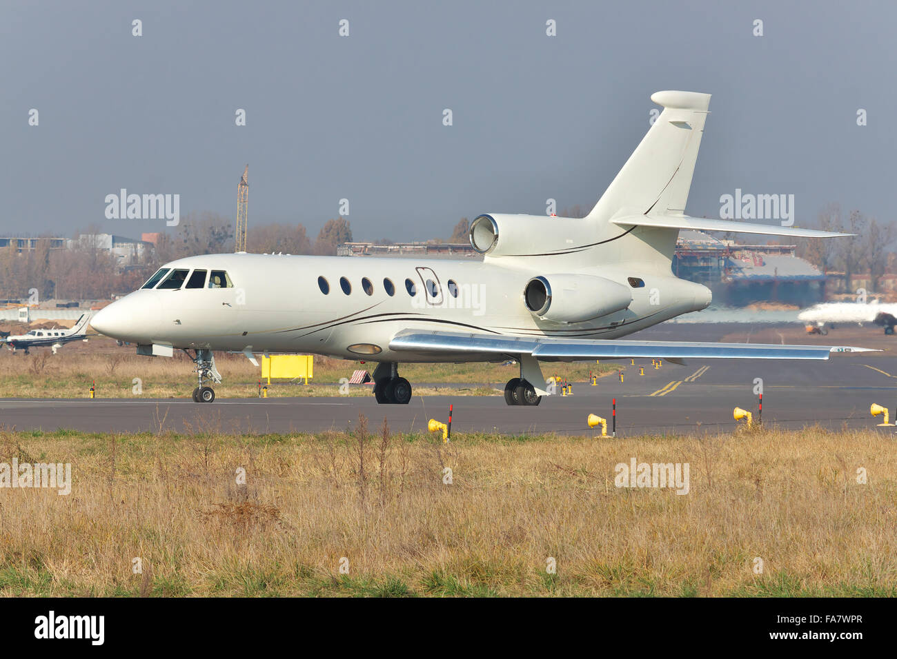 Business jet terminal hi-res stock photography and images - Alamy
