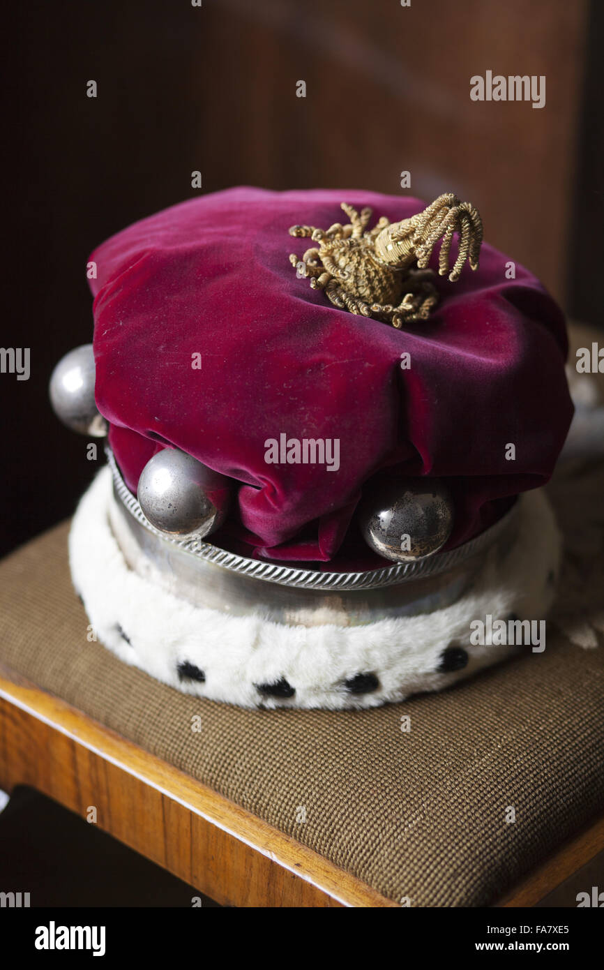 Coronet crown hi-res stock photography and images - Alamy