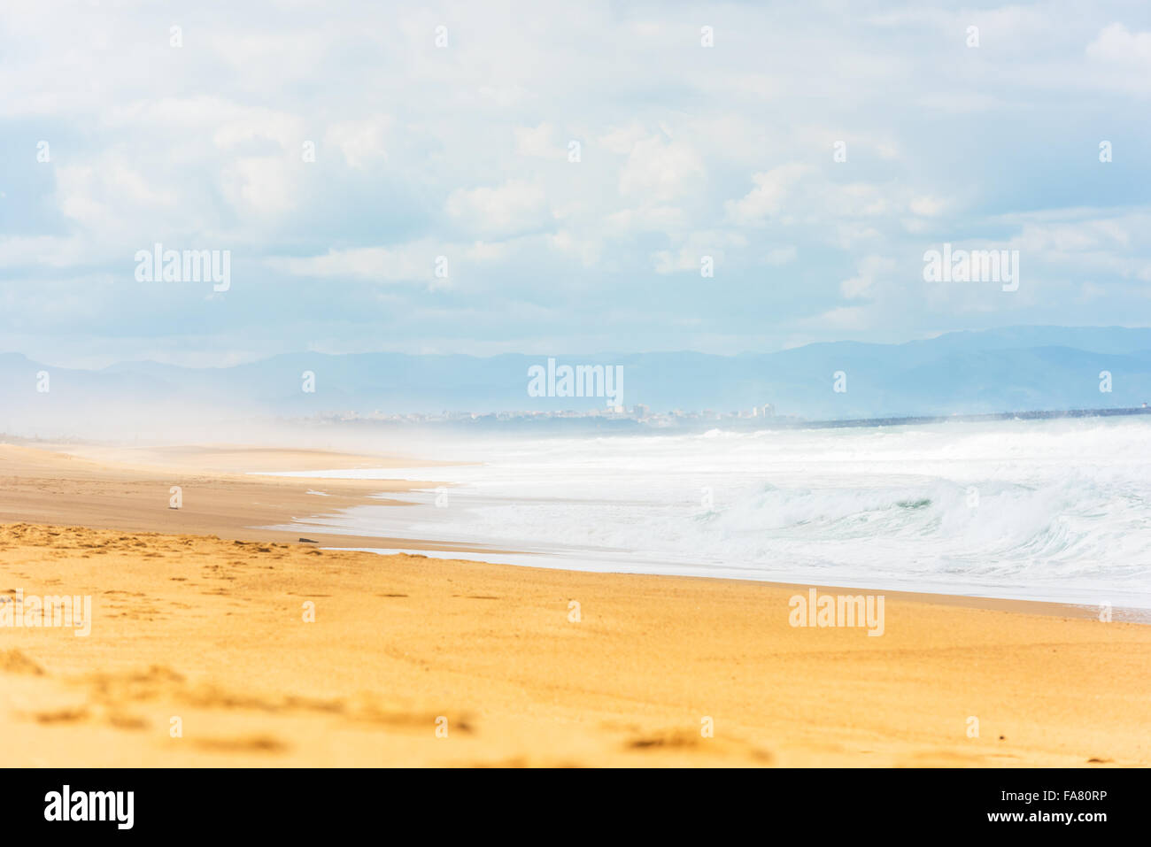 Long ocean waves deep sea hi-res stock photography and images - Alamy