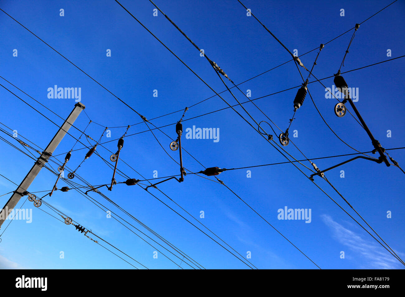 25kv overhead line equipment; East Coast Main Line Railway ...