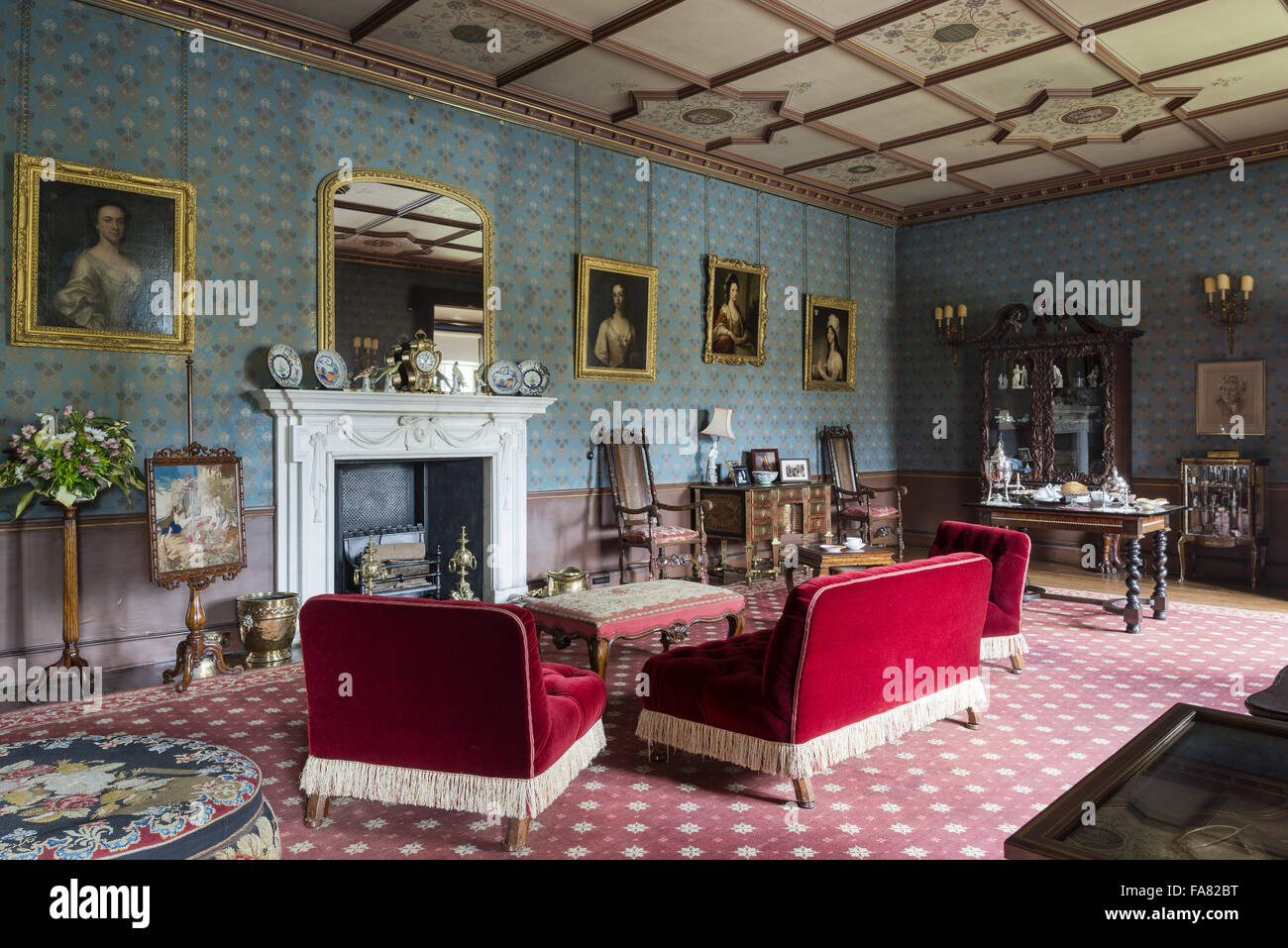 Interiors sitting room country hi-res stock photography and images - Alamy